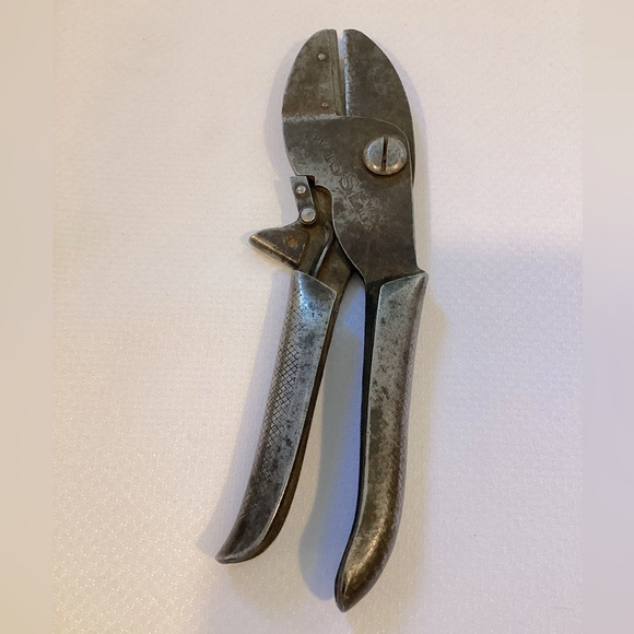 Wiss & Sons | Other | Vintage Swiss 98 Newark Nj 85 Steel Garden ...